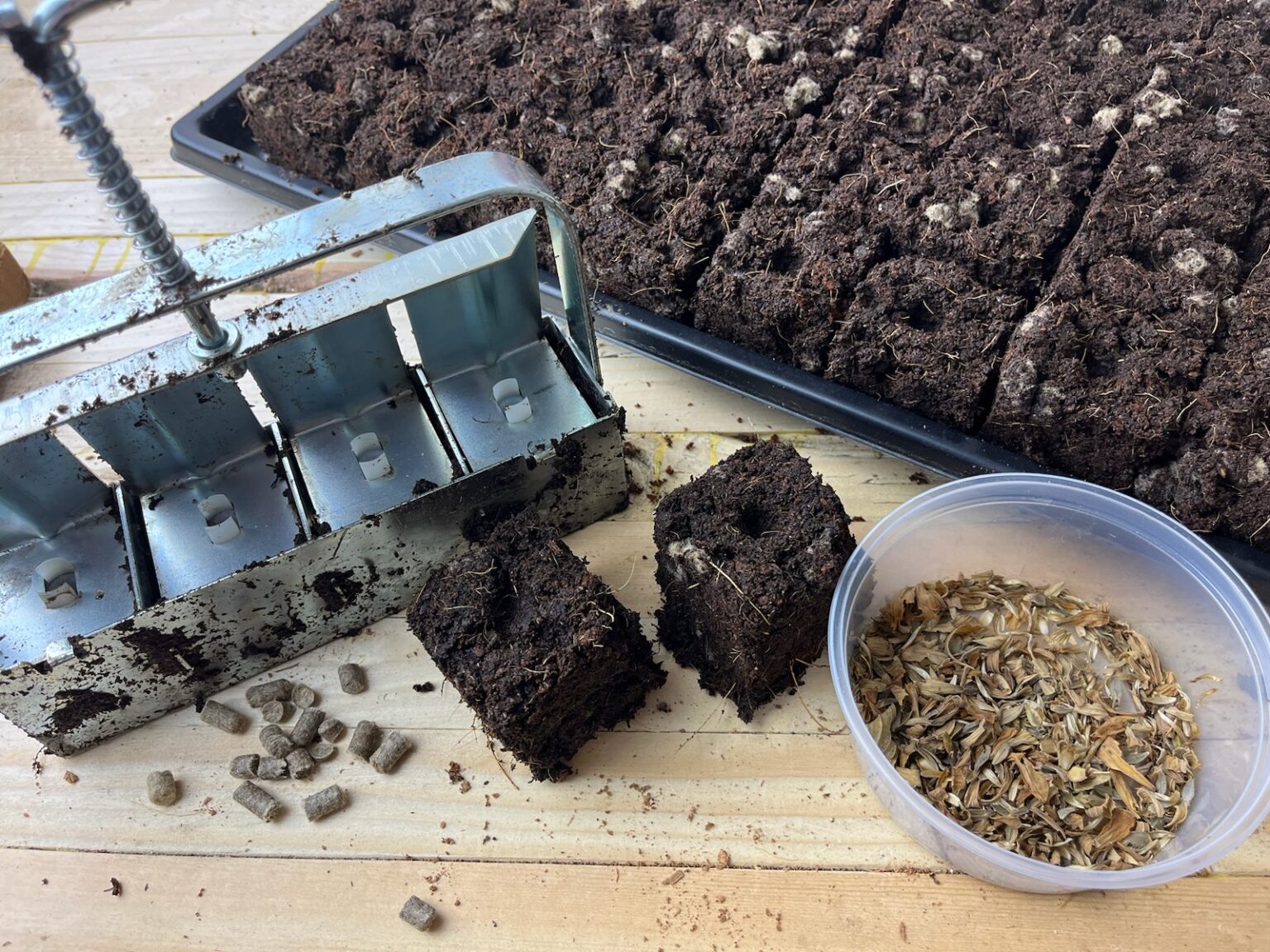 The Soil Block Recipe That Actually Holds Together | Shifting Roots